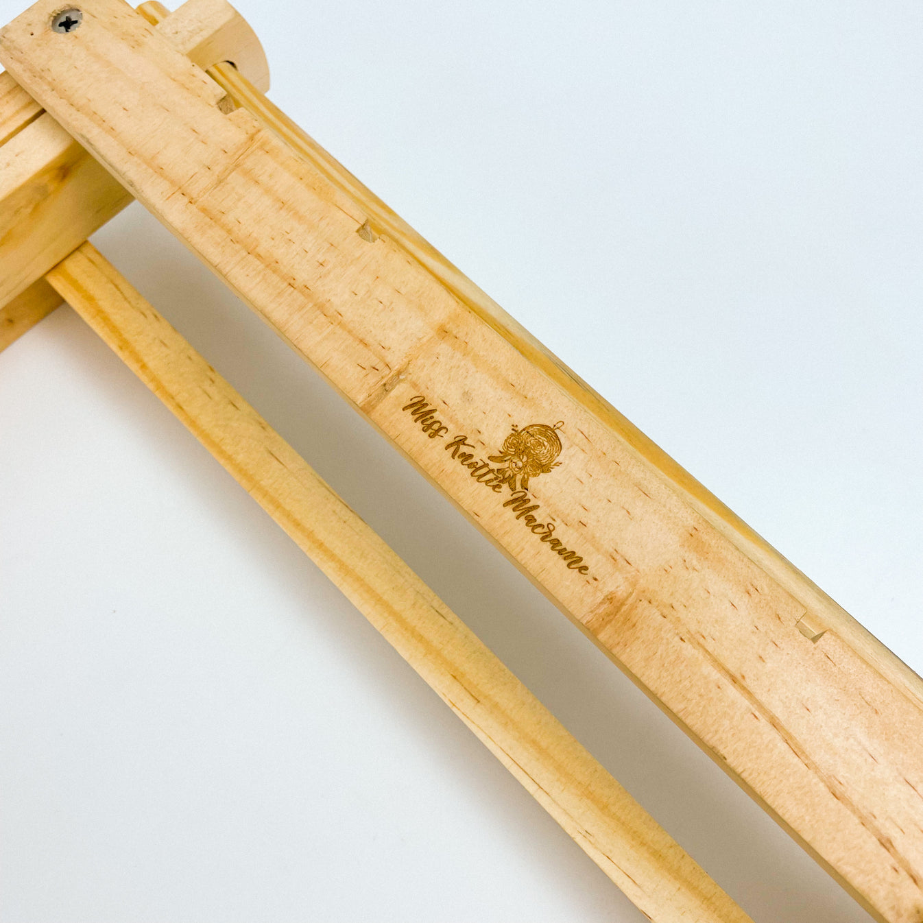 Portable Vertical Macrame Frame Set – Miss Knottie Macrame